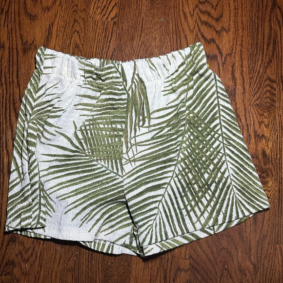 H&M | Shorts | Hm Tropical Summer Shorts Medium | Poshmark